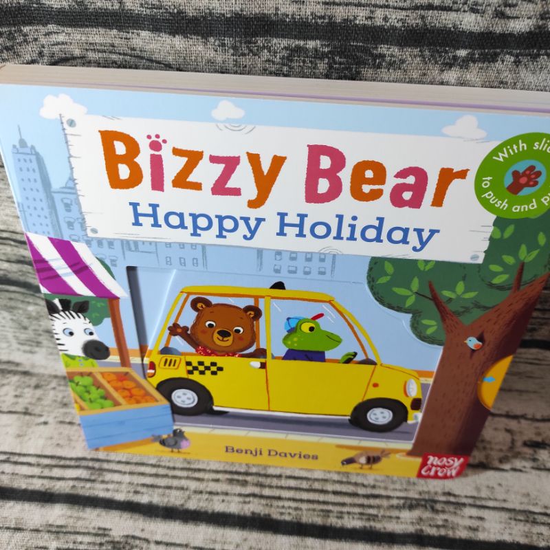 Bizzy Bear: Happy Holiday 全新 出版: nosy crow #硬頁書#附音檔QRCode | 蝦皮購物