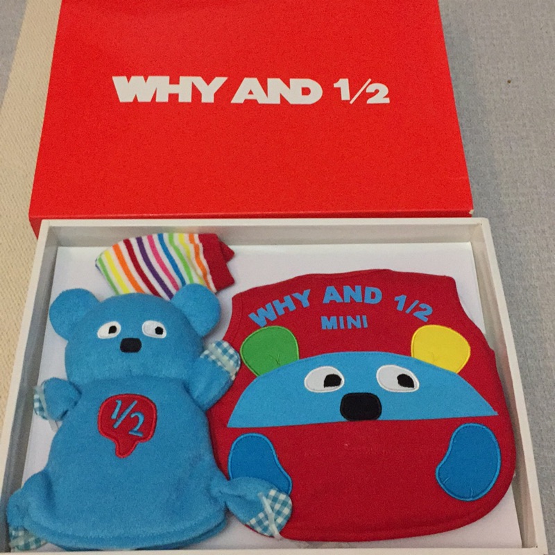 全新 Why and 1/2 普普熊 彌月禮盒 正品 滿月 圍兜兜 口水巾 彩色襪，可超取。 | 蝦皮購物