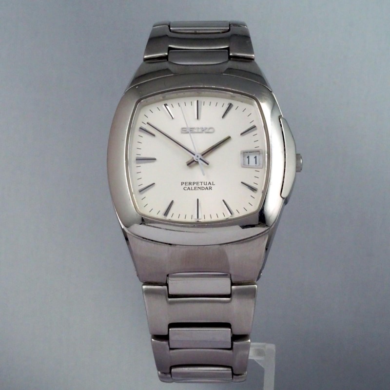 Seiko 8F32-5000 方型石英錶 | 蝦皮購物