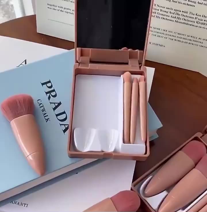 Suke.co 台灣現貨 PIPL 5支裝 化妝刷 套裝 眼影刷 腮紅刷 唇刷 散粉刷 便攜款 帶鏡子 | 蝦皮購物