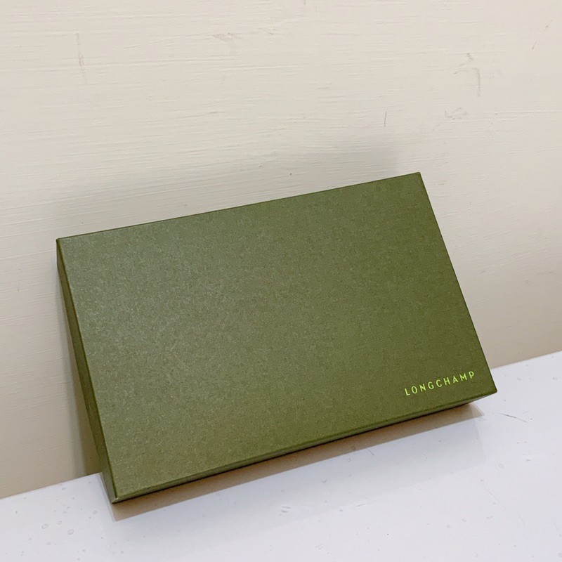 全新 LONGCHAMP 原廠禮盒空盒 長方形 高質感 墨綠色 附綁帶 長13公分、寬20.5公分、高3.5公分 | 蝦皮購物