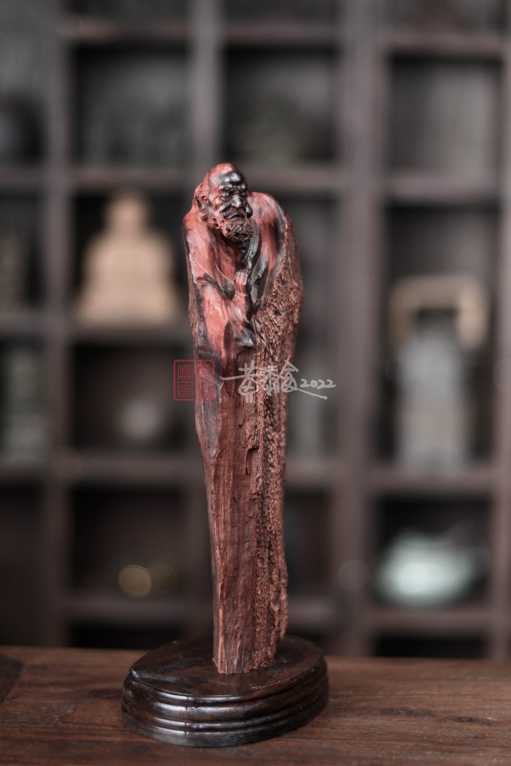 黃添富私藏分享-小葉紫檀【達摩】 長寬高13.5x9.5x27.5cm(706g)一物一拍，現貨供應 | 蝦皮購物