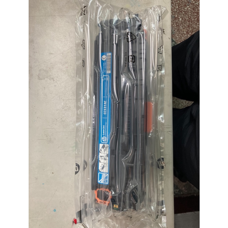 HP 藍色原廠碳粉匣 CC531AC 304A 無紙盒 | 蝦皮購物