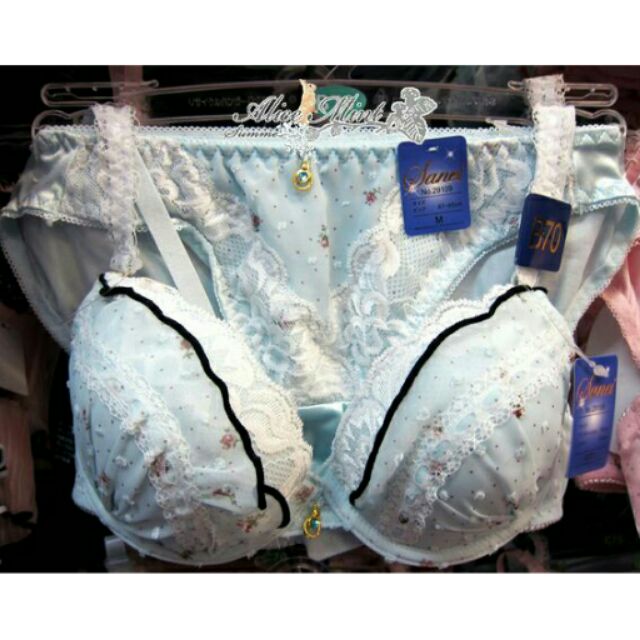 全新現貨 日本 sanei 專櫃 淺藍色小碎花蕾絲成套內衣B70＋內褲m | 蝦皮購物