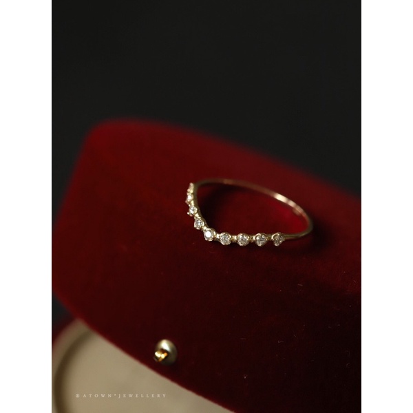 ATOWN 輕珠寶 純9K金 V型排鑽戒指 日系輕奢宮廷風 | 蝦皮購物