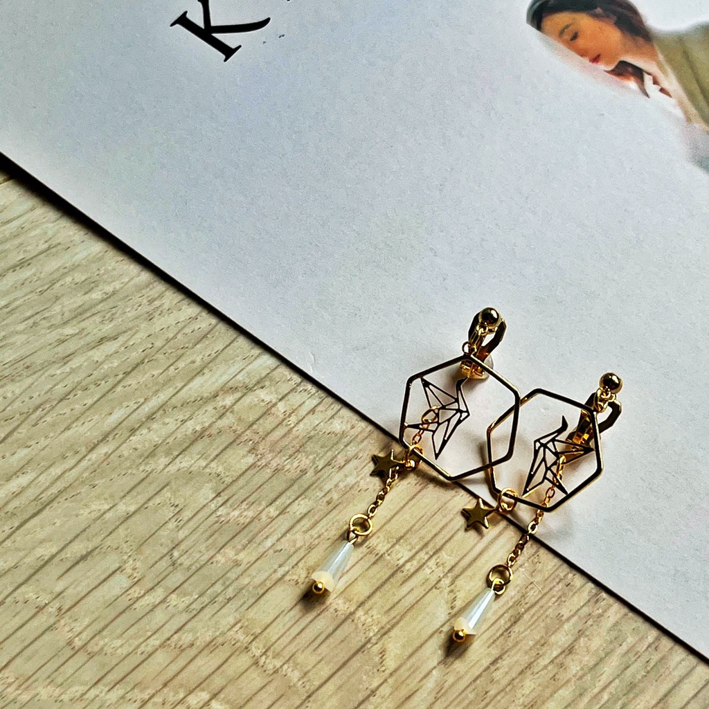 《MIMI_acc》千紙鶴耳環/軟墊夾/螺絲夾 | 蝦皮購物