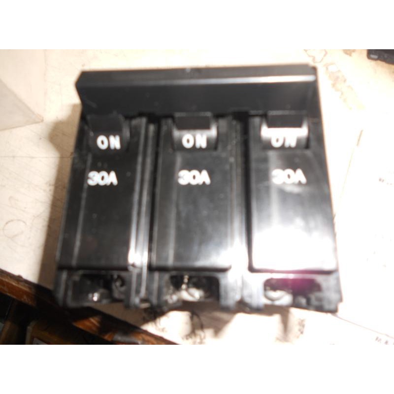 日本 三菱 NFB 無熔絲開關 BH-P 斷路器 3P 30A (D1) | 蝦皮購物