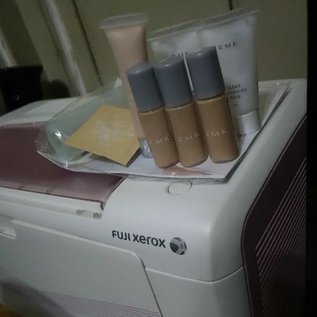 RMK煥膚果馨露30ml/RMK柔焦隔離霜4g/RMK高效UV輕透粉底液3ml/RMK水凝光采粉霜1g/RMK潔膚乳 | 蝦皮購物