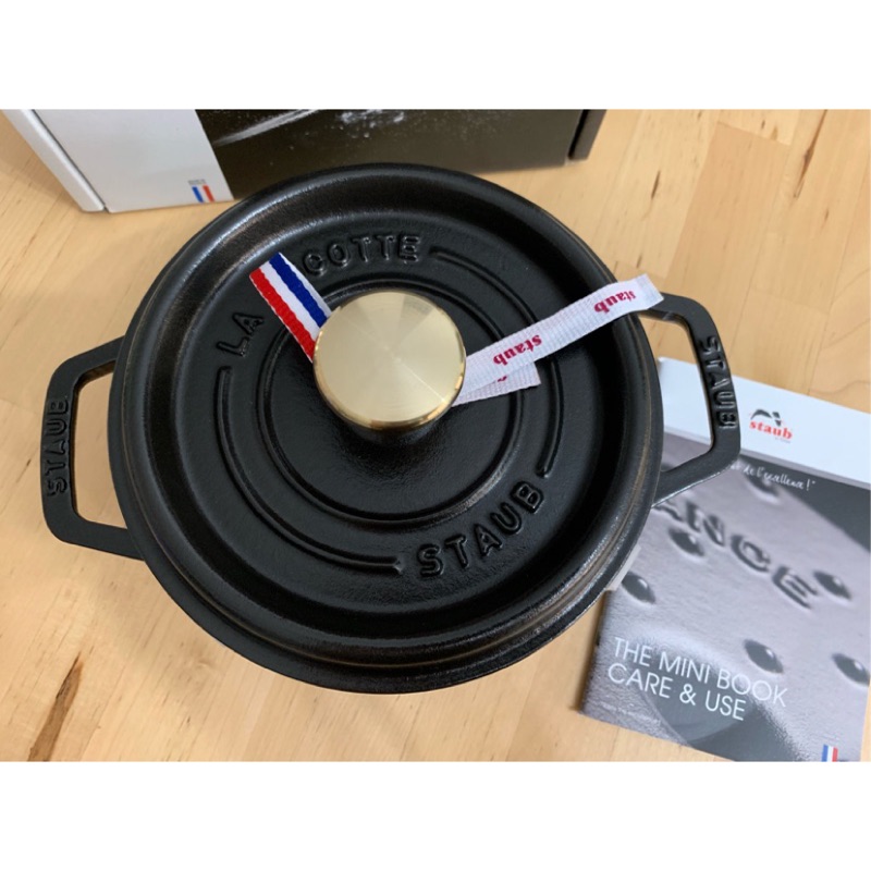 【法國Staub】16cm。全新。含盒。圓型琺瑯鑄鐵鍋16cm-1.2L (黑色) | 蝦皮購物