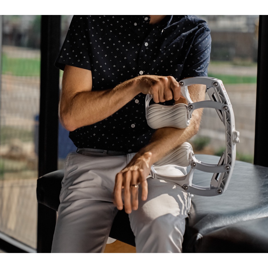 [大牌嚴選]可調鬆緊-Roll recovery R8 plus - R8+手持式深層筋膜滾筒放鬆器-按摩器-可調整力道 | 蝦皮購物