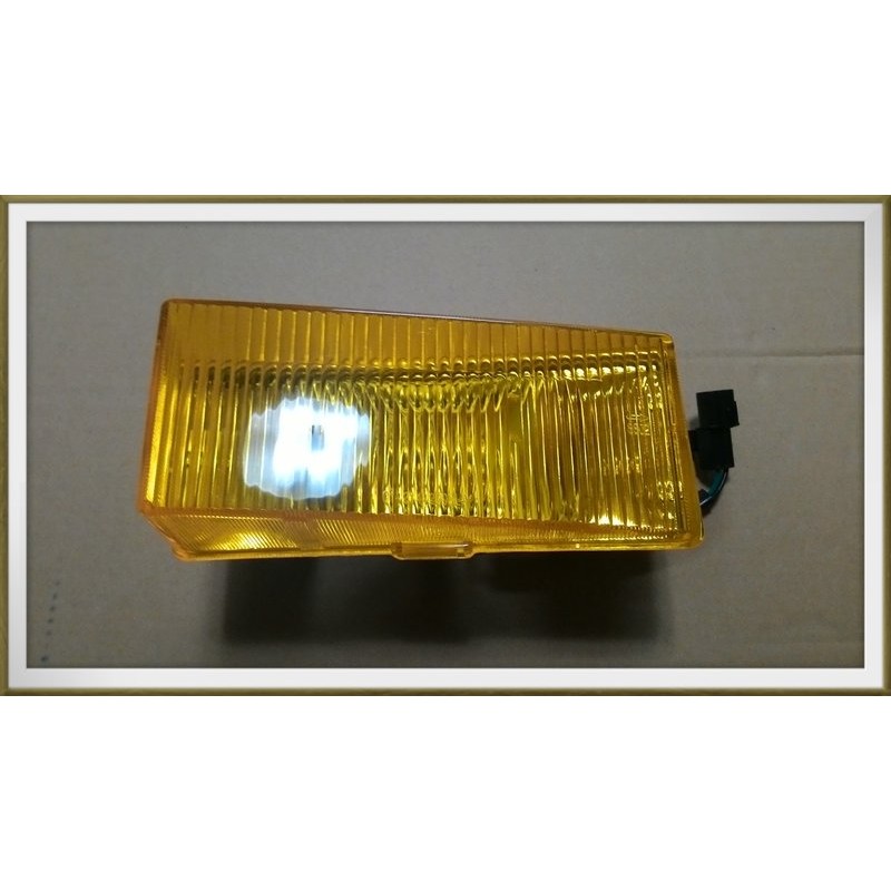 【帝益汽材】FUSO 福壽 F320 F330 F355 20~35噸 1986~1996年 霧燈《另有賣後燈、副水箱》 | 蝦皮購物