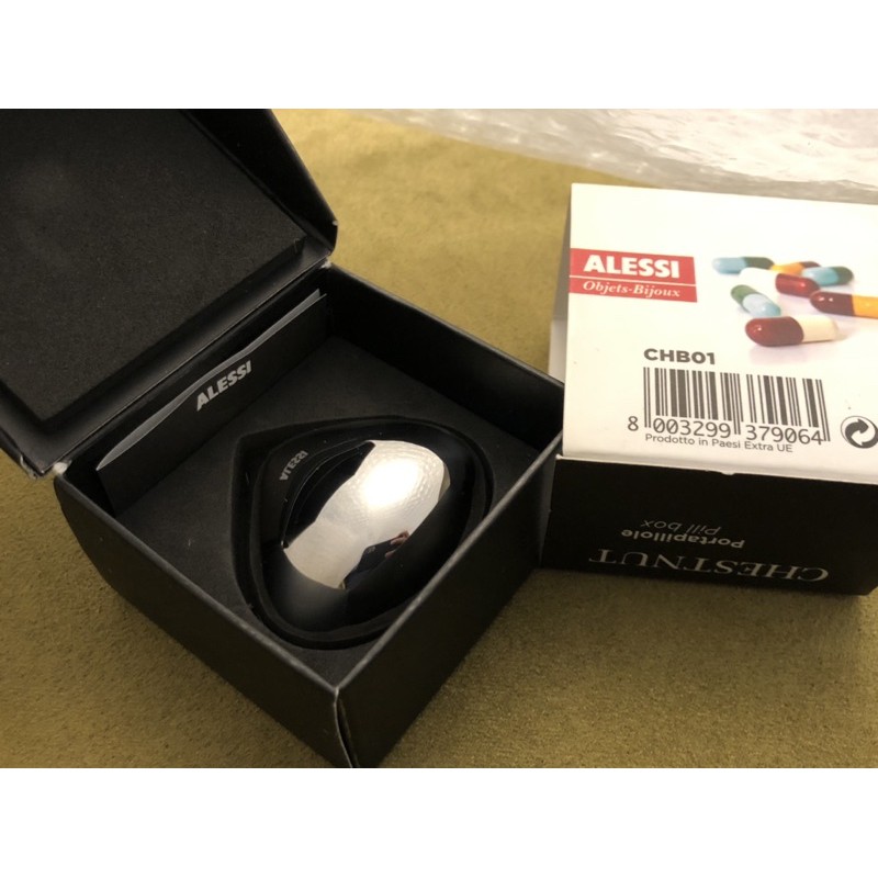 ALESSI pill box 經典栗子設計的小藥丸盒 | 蝦皮購物