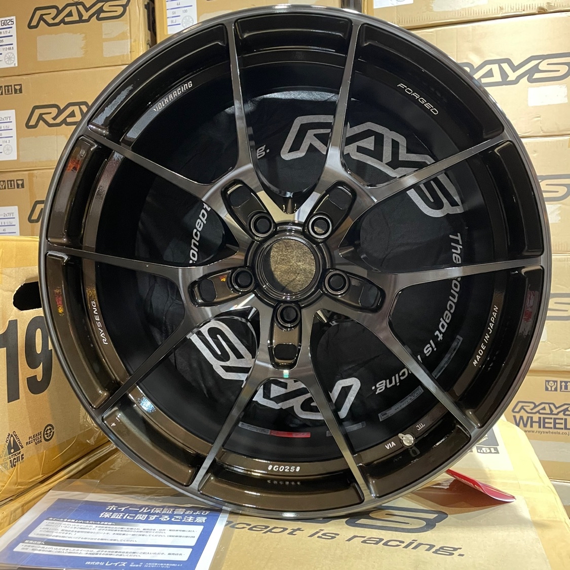 現貨日本 Rays鍛造鋁圈 G025 5孔112 18吋 8.5J ET42 HK (金屬深銀色) | 蝦皮購物