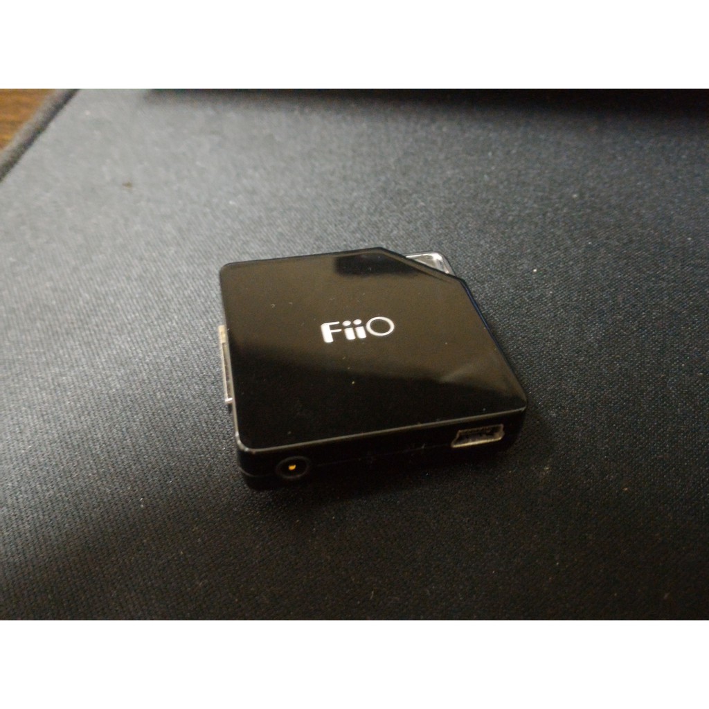 FiiO E06 迷你隨身耳擴 (二手 8成新 功能皆正常 只接過幾次試聽) | 蝦皮購物