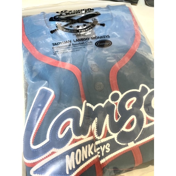 售價含運費。值得收藏 》 Lamigo Monkeys 中華職棒 樂天桃猿前身 客場藍 開扣球衣 附原廠包裝 | 蝦皮購物