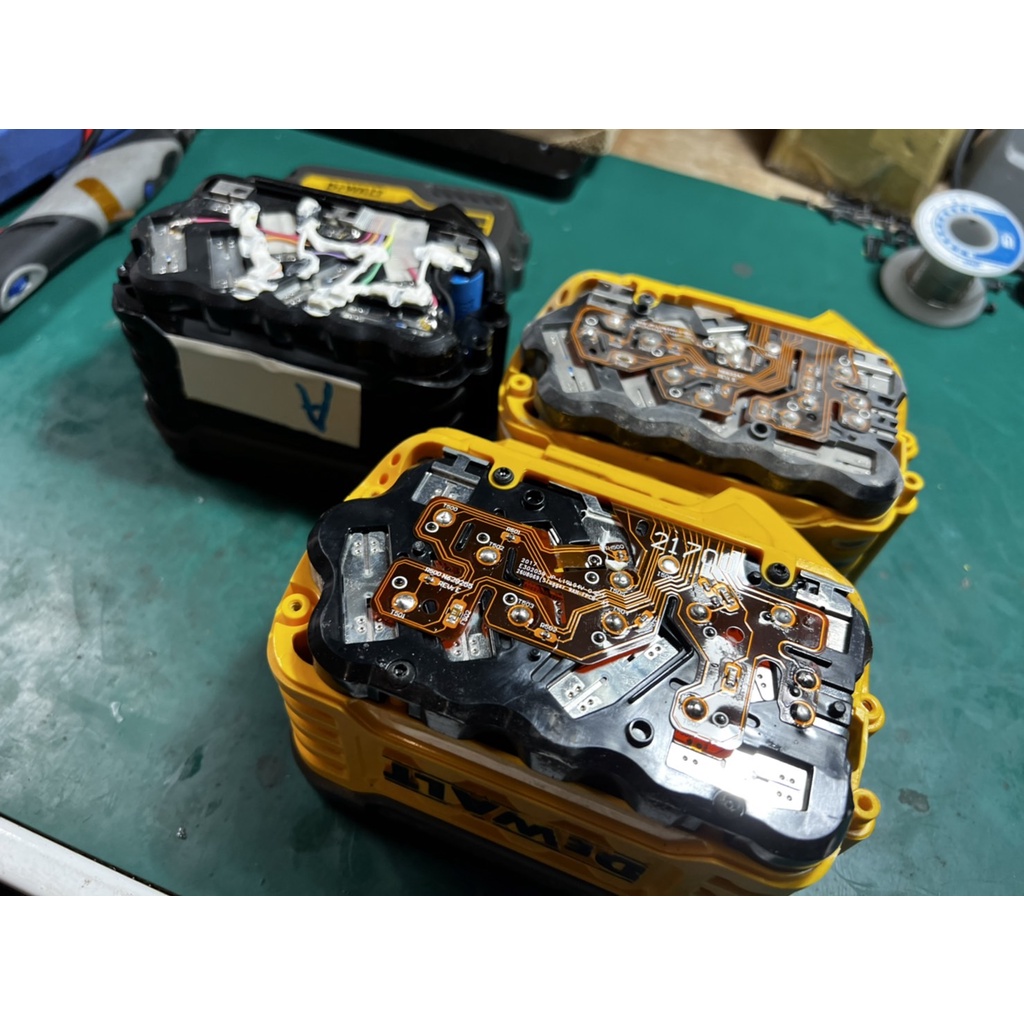 升級容量 9.0AH 維修更換全新動力電池 DEWALT 20V/60V DCB606 DCB609 容量加大體積一樣 | 蝦皮購物