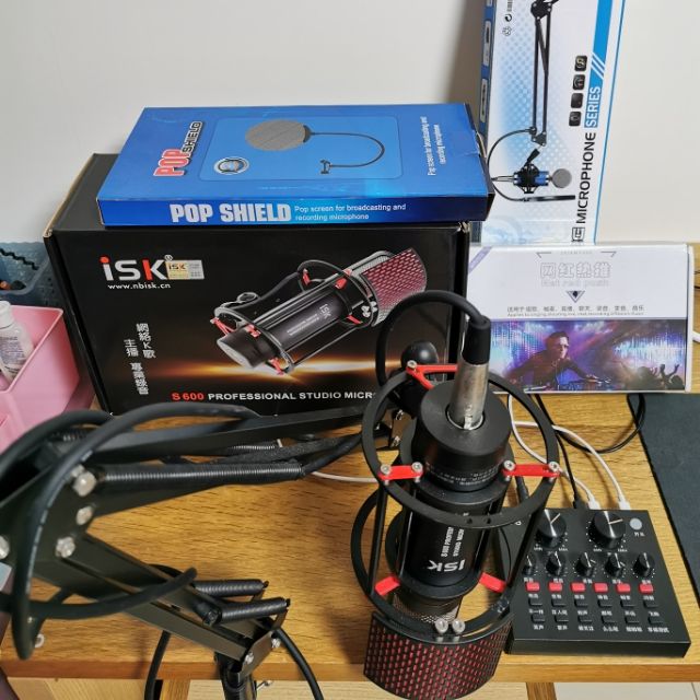 直播設備 V8 CP超高音效卡 ISK S600 火箭砲直播麥克風 懸掛支架 專業級 超大防噴罩 超值組合 二手美品 | 蝦皮購物