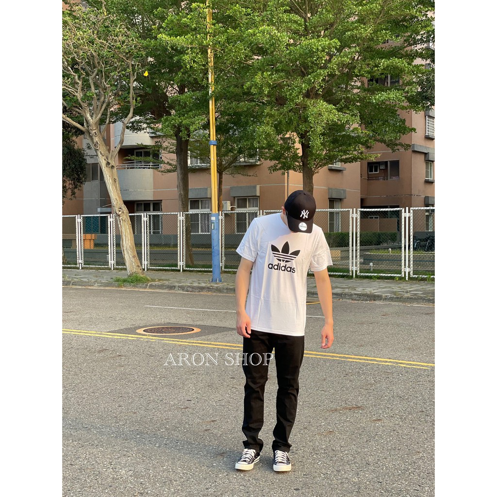𝘼𝙍𝙊𝙉𝙎𝙃𝙊𝙋 ® Adidas 短袖 | Originals系列 基本logo款 三葉草 短T 愛迪達 CW0709 | 蝦皮購物