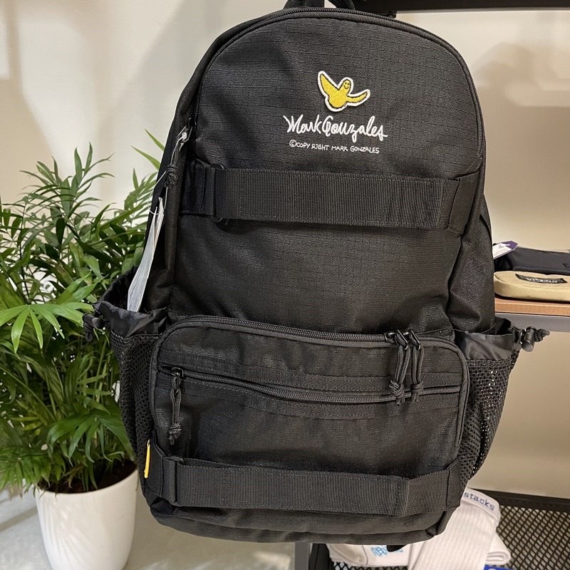 { Via } 台北信義 Mark Gonzales BOARD STRAP BACKPACK 滑板包 背包 後背包 | 蝦皮購物