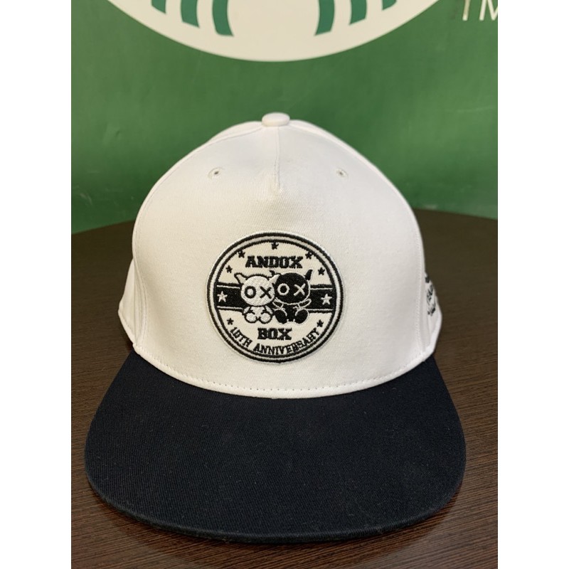 劉德華設計 Andox & Box 10週年 Cup帽 白色款 | 蝦皮購物