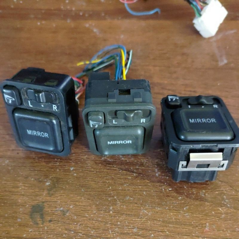Tombol Honda Jazz Vtec gd3 和 Honda City 後視鏡 Retrack 開關按鈕 | 蝦皮購物