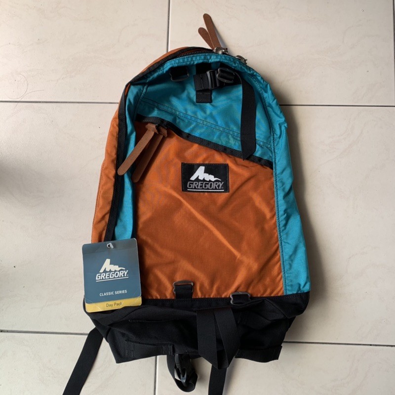 全新經典老標 GREGORY Day Pack 拼接撞色 戶外休閒運動包 美國製 22L | 蝦皮購物
