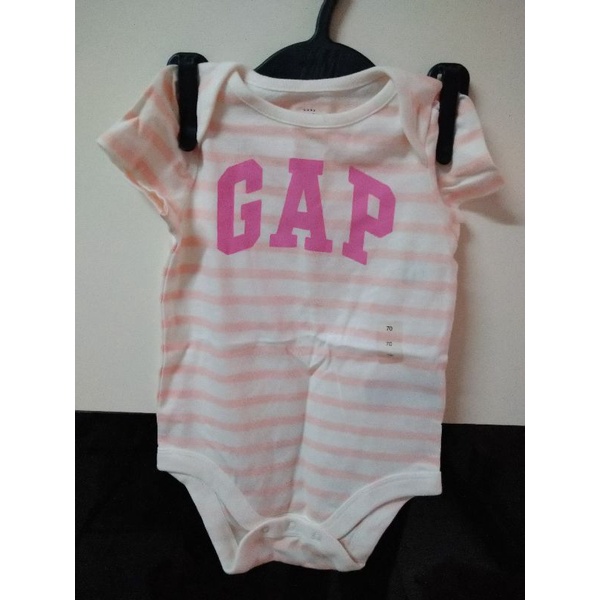 現貨 全新 日本GAP正品 嬰幼兒 純棉 LOGO包屁衣 6-12M | 蝦皮購物