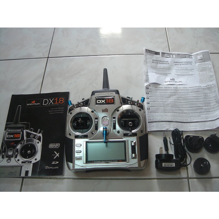 (大樹的家):SPEKTRUM DX18 DSMX 18動高性能遙控器(沒有盒裝)大特價 | 蝦皮購物