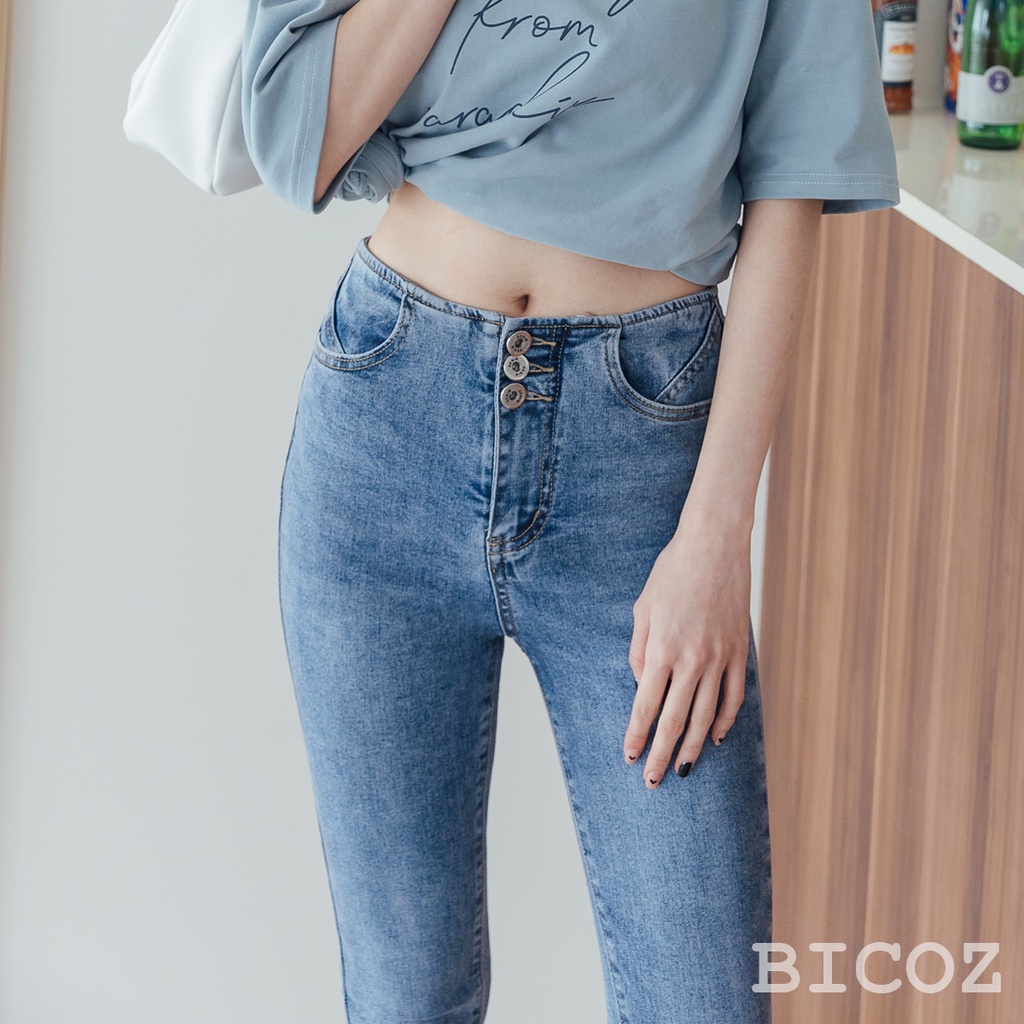 BICOZ｜性感三排釦翹臀窄管牛仔褲 S~2L 彈性牛仔 多排釦牛仔褲 窄管褲 顯瘦牛仔褲 中大尺碼【22399】 | 蝦皮購物