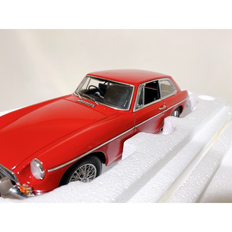 Autoart millennium MGB GT coupe MK II 模型車 金屬 玩具 模型 擺飾 1/18 | 蝦皮購物