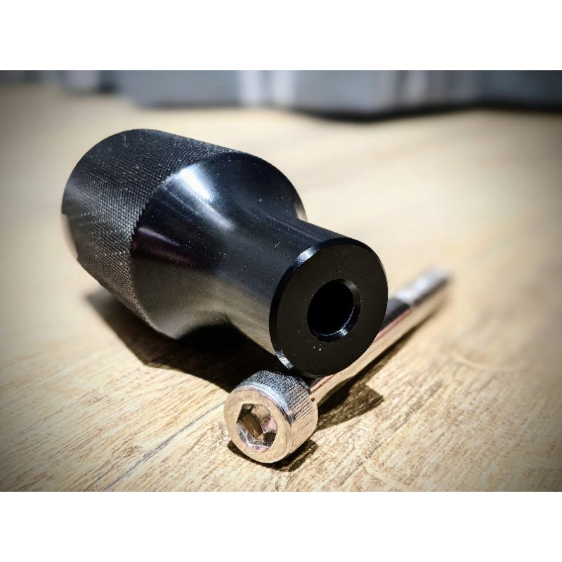 【全新現貨 黑色】【MTRT出品】只有一個 FORCE SMAX 專用火箭筒 上車輔助 防倒球 後座上車 | 蝦皮購物