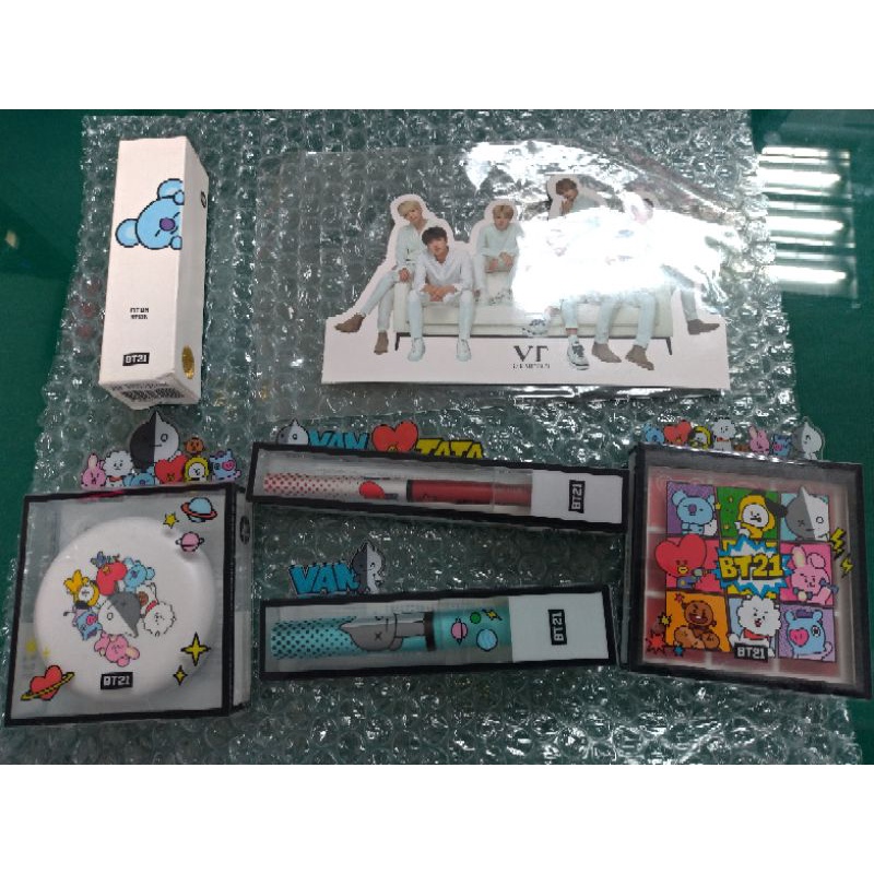 BT21 VT ART彩妝組 妝前毛孔隱形棒 霧光蜜粉 遮瑕筆 唇線筆 9宮格唇彩調色盤 BTS防彈少年團 | 蝦皮購物