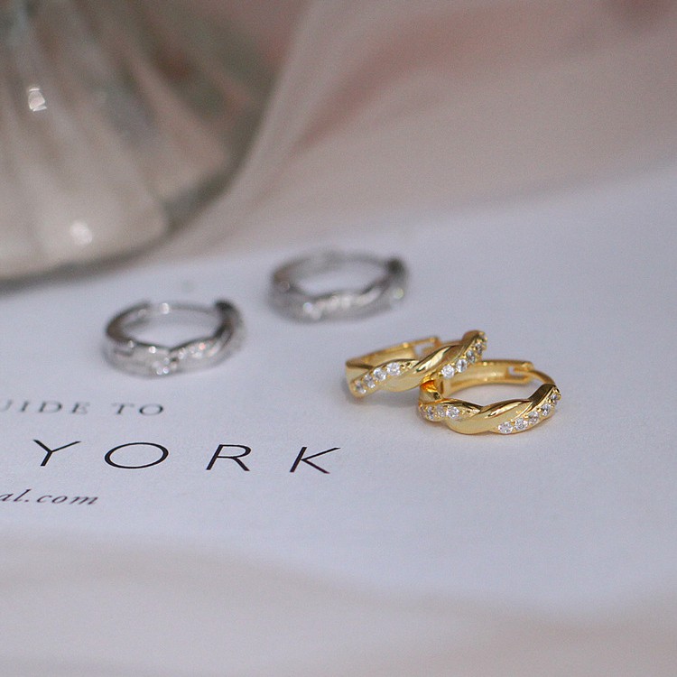 整隻純銀耳環 麻花鑲鑽鋯石圓圈耳環 銀色/金色【UME】S925純銀耳環/貼耳耳環/圓扣耳環 | 蝦皮購物