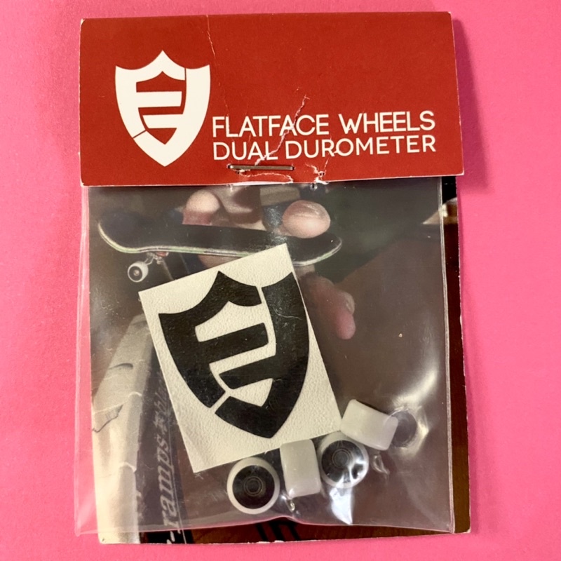 FlatFace dual durometer 雙色培林輪 專業手指滑板輪白/黑（Blackriver可裝） | 蝦皮購物