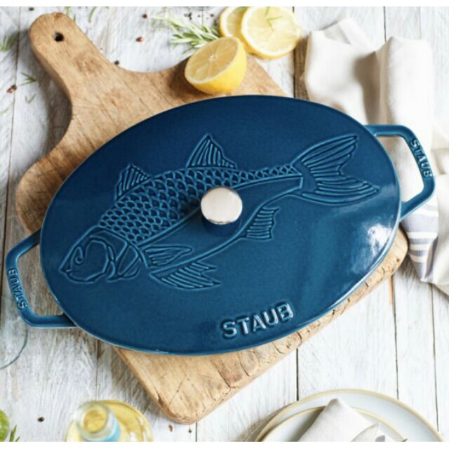 Staub 珍藏出清正櫃魚圖騰鍋，32cm。超低特價 | 蝦皮購物