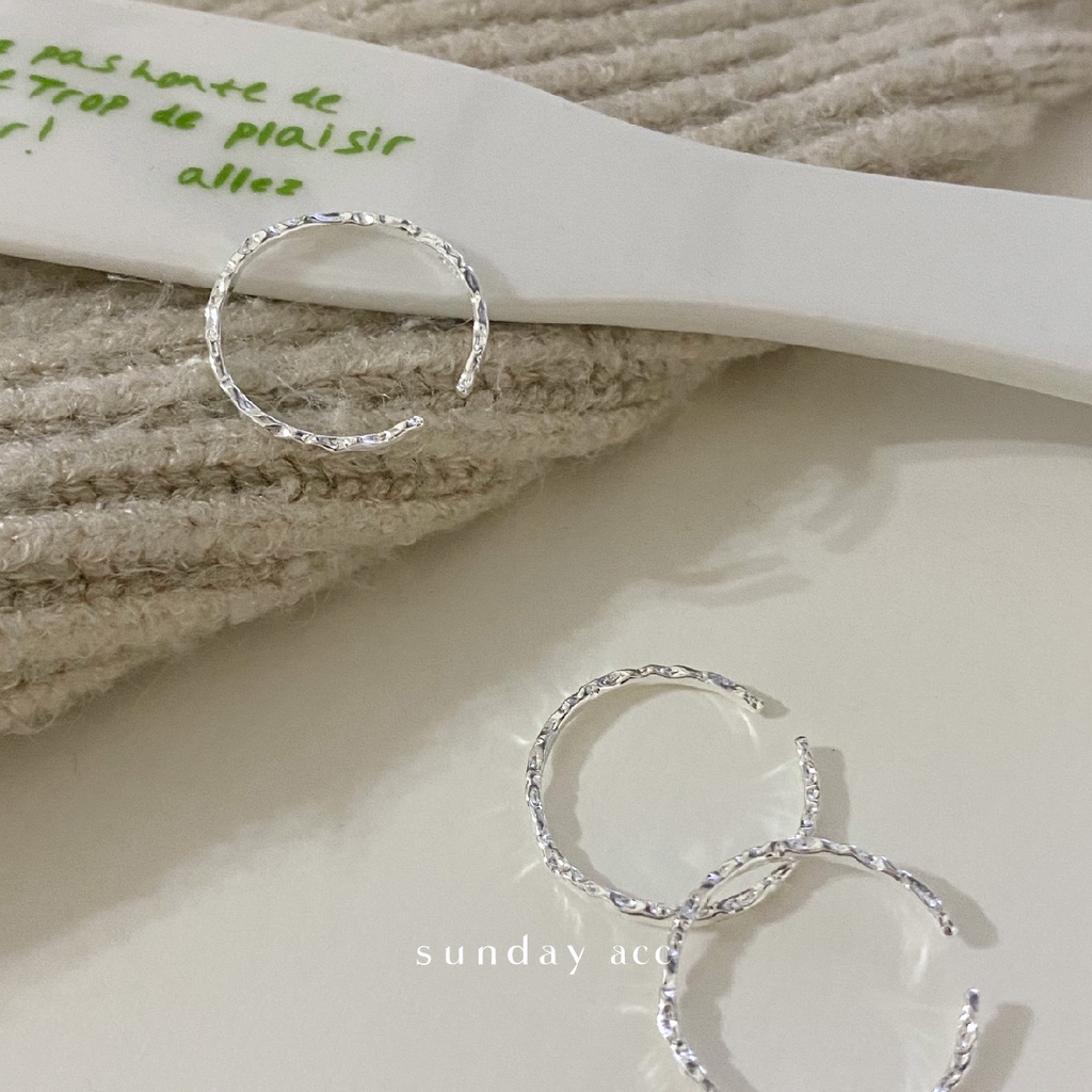 現貨回饋價*𝐬𝐮𝐧𝐝𝐚𝐲 𝐚𝐜𝐜｜隕石的禮物 敲打肌理純銀線戒 silver925 戒指 開口戒 | 蝦皮購物