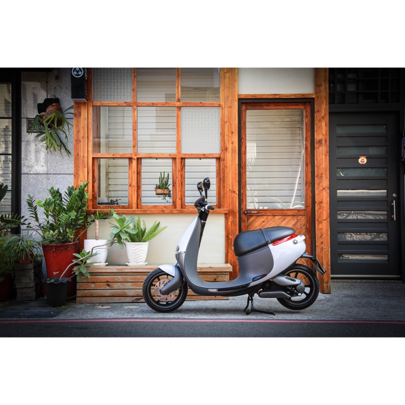已售出 很新很新的 Gogoro 1 plus 高階版 正一手新車可出示行照! 里程數 2680 km | 蝦皮購物