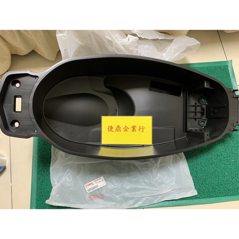 YAMAHA 原廠 FORCE 155 馬桶 置物箱 料號：BH6-F473R-01 | 蝦皮購物