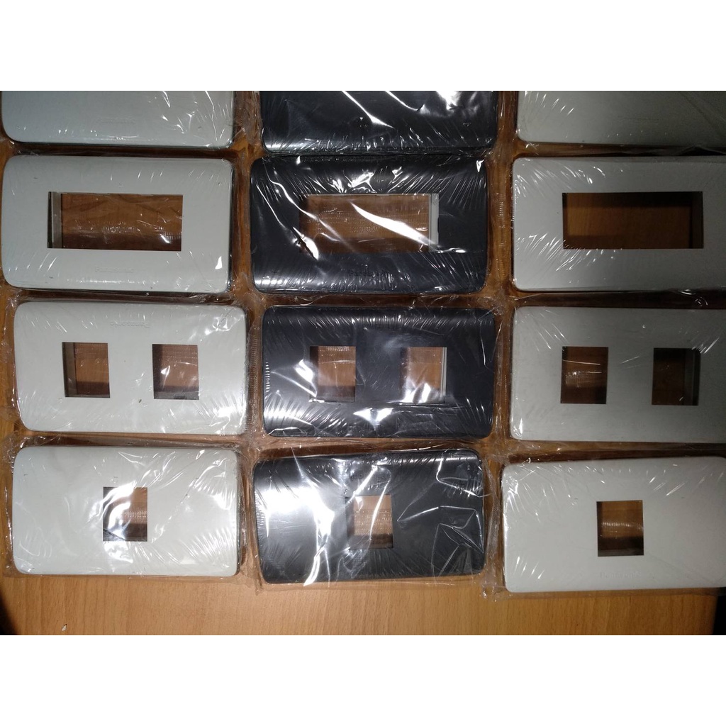 國際牌RISNA，6801，6803，插座蓋板WTRF6803WQ，WTRF6803WS，WTRF6803HS | 蝦皮購物