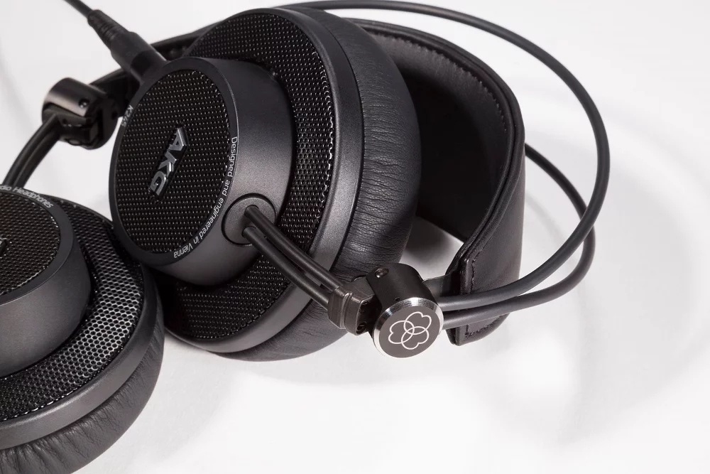 AKG K245 半開放式耳罩 監聽耳機 頭戴式耳機 專業錄混音/實況/音樂 台灣總代理保固 | 強棒電子 | 蝦皮購物