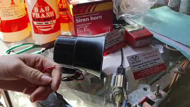 喇叭轉向信號口哨 Blaring - Grandchildren Sound Loud 24v - 12v 帶夾子 | 蝦皮購物