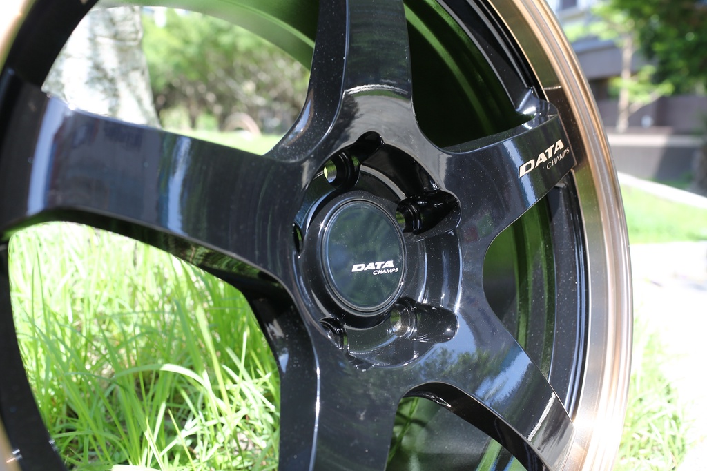 【頂尖】全新鋁圈 DATA FF05 5X114 8.5J ET42 五爪深唇18吋鋁圈 亮黑面古銅金邊 8.8KG | 蝦皮購物