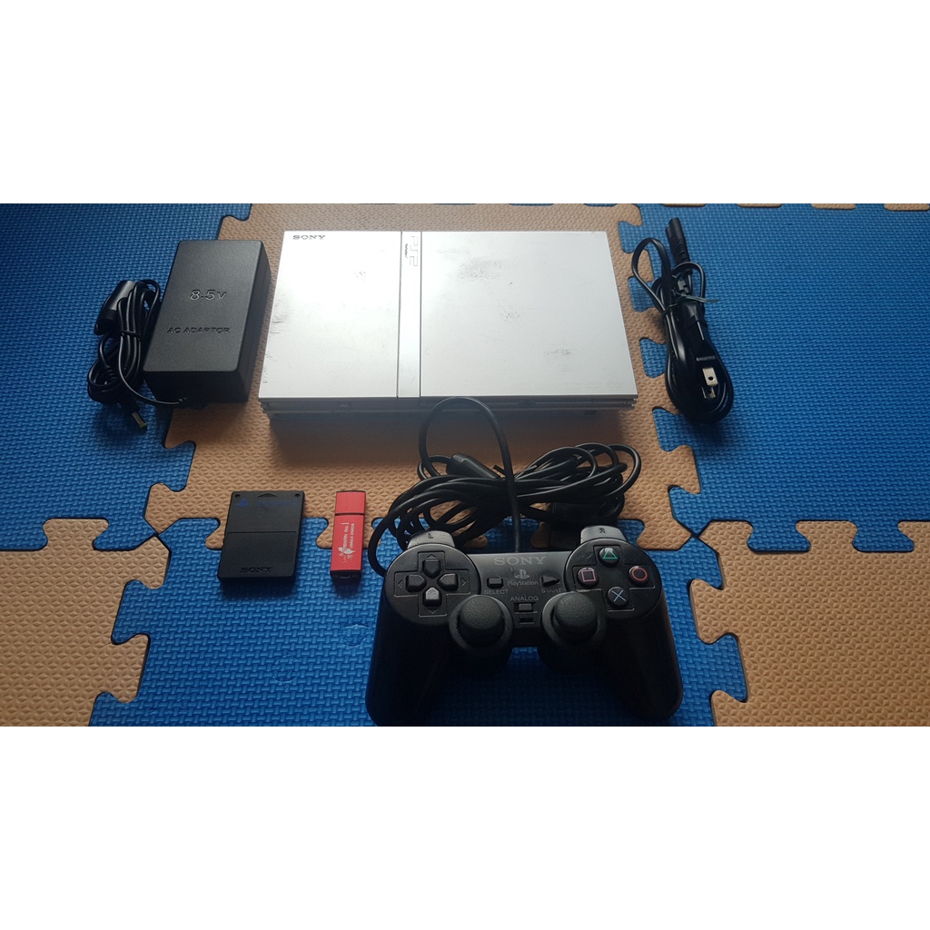【回憶瘋】PS2 7萬型 "限定銀"主機(已破解)+贈送256GB隨身碟(內建遊戲) | 蝦皮購物