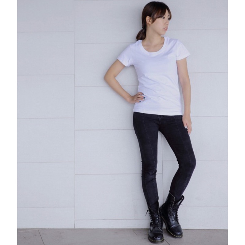 女生U領素色T恤 Mirandrew - 米蘭著 獨家MIT打版 修身 合身短袖 純棉 (黑/白/灰) | 蝦皮購物