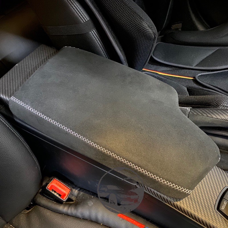 BMW 原廠 M Performance 碳纖維/麂皮 中央扶手 中央手套箱 F30 F31 F32 F34 F36 | 蝦皮購物