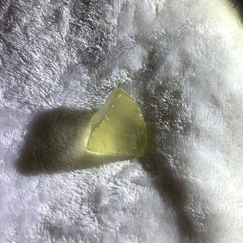 喵星球晶礦•Meow Star Crystal 】 黃水晶｜阿賽｜水晶｜阿賽斯特萊｜ Azeztulite ｜原礦 | 蝦皮購物