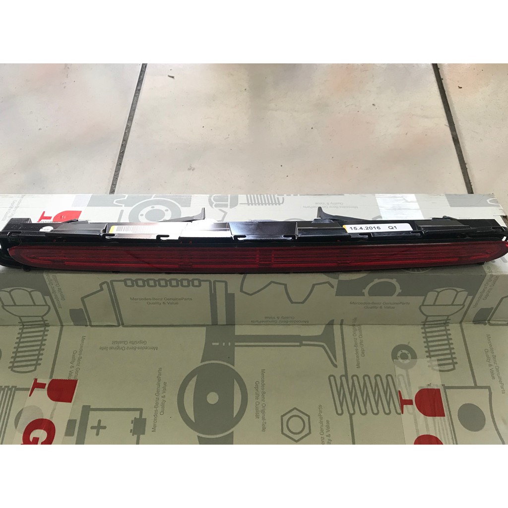 第三 剎車燈 煞車燈 正廠 BENZ W211 02-06/6月 | 蝦皮購物