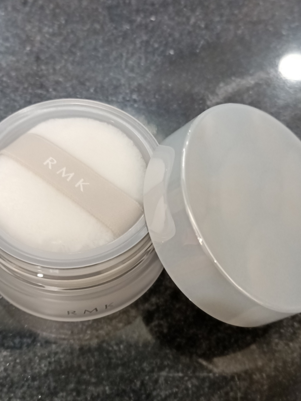 專櫃正品小樣 Rmk 透光空气感蜜粉3g 很可愛 攜帶方便 有粉撲 02# 現貨特價 | 蝦皮購物