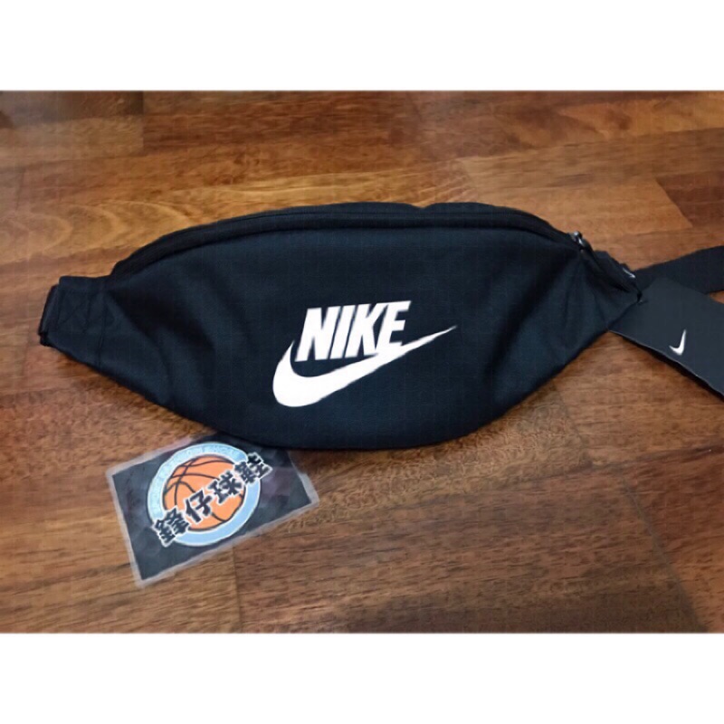 鋒仔】NIKE Heritage Hip BAG 黑色 白色大勾 腰包 側背包 BA5750-010 | 蝦皮購物