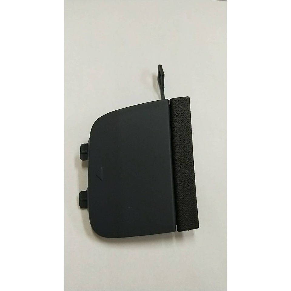 全新賓士 W156 GLA 15 16 17年 前保桿 拖車蓋 台灣製 素材 1568850722 | 蝦皮購物